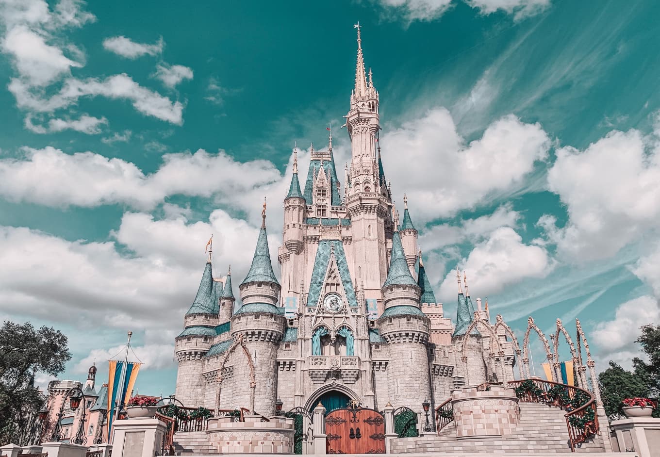 8 Best Theme Parks in Orlando, Florida | CuddlyNest Travel Blog