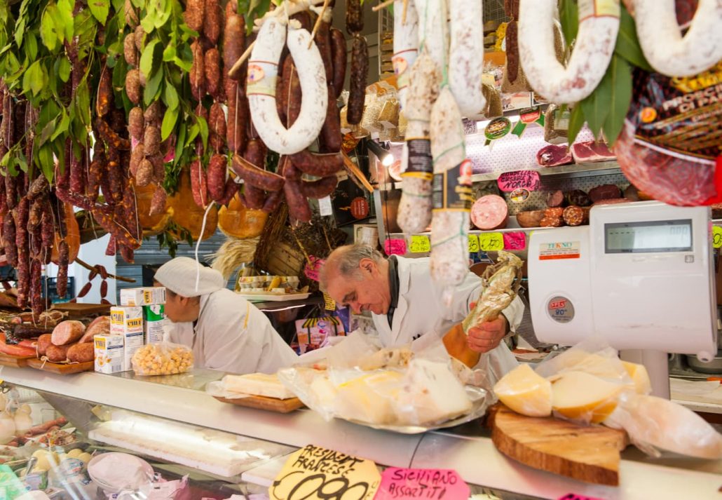 6 Best Farmers' Markets in Rome, Italy | CuddlyNest